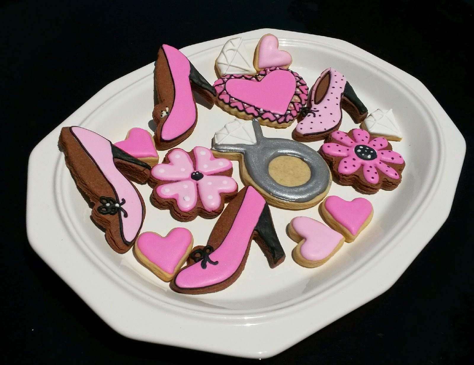 Chick 'n Biscuits: Girly Cookies for a Bachelorette Party - High Heel ...