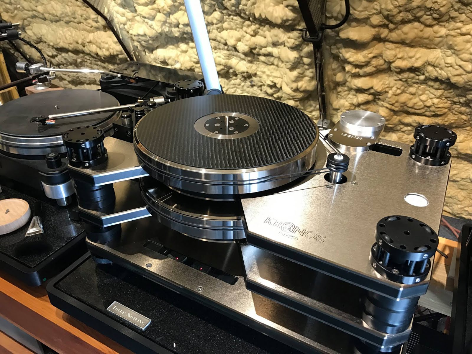 Kronos Pro turntable installation – M & S | Ultimate High-Fidelity