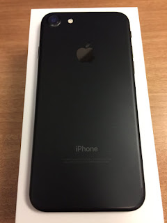 iPhone 7 Unboxing Pictures