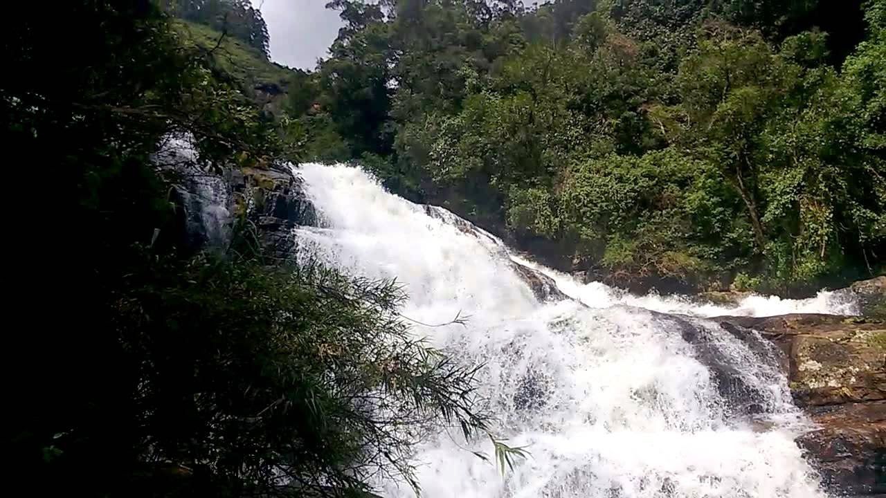 Safari Sri Lanka: Bomburu Falls - widest waterfall in Sri Lanka