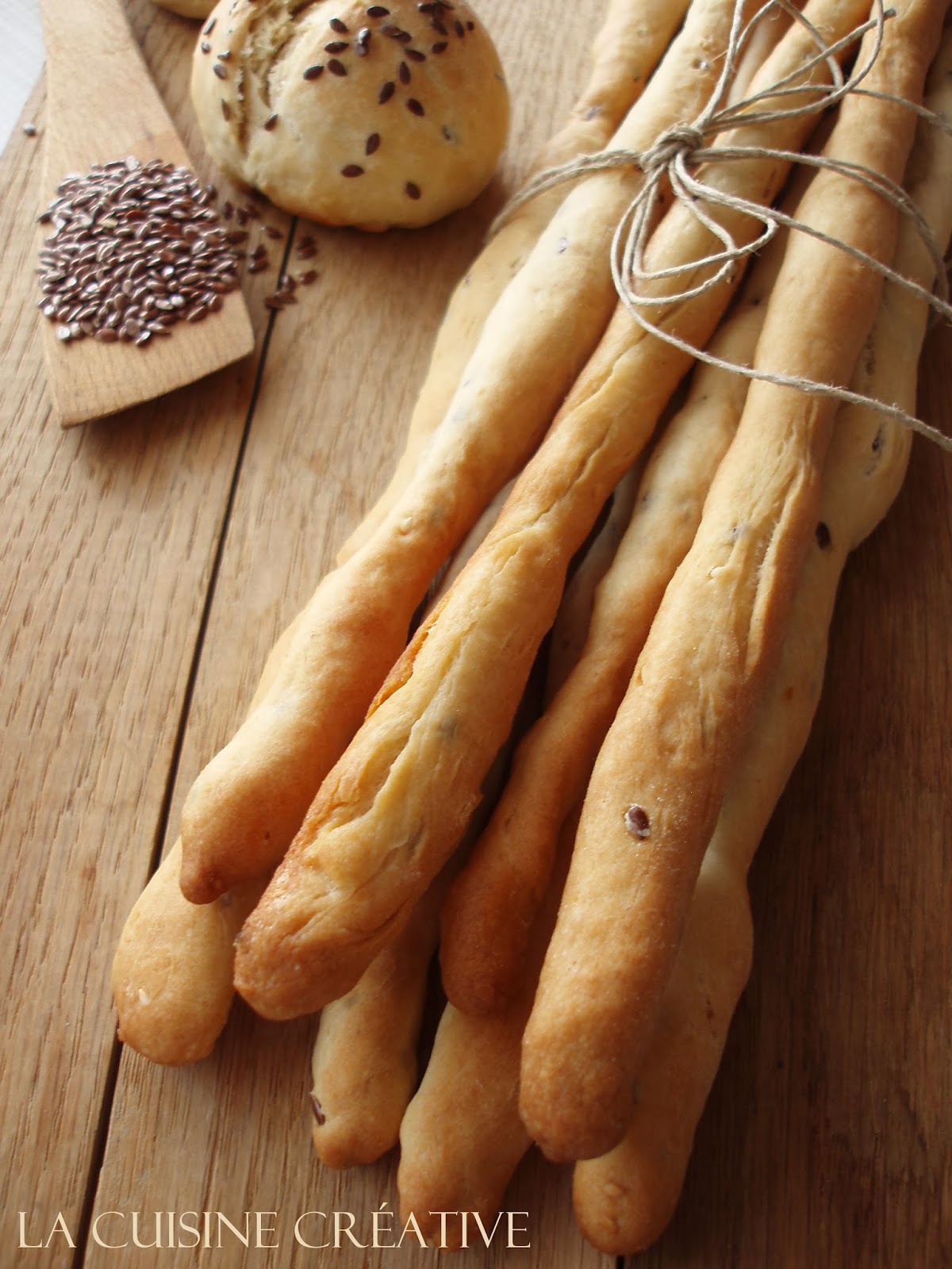 La cuisine creative: Kajzerice i grisine od crnog brašna