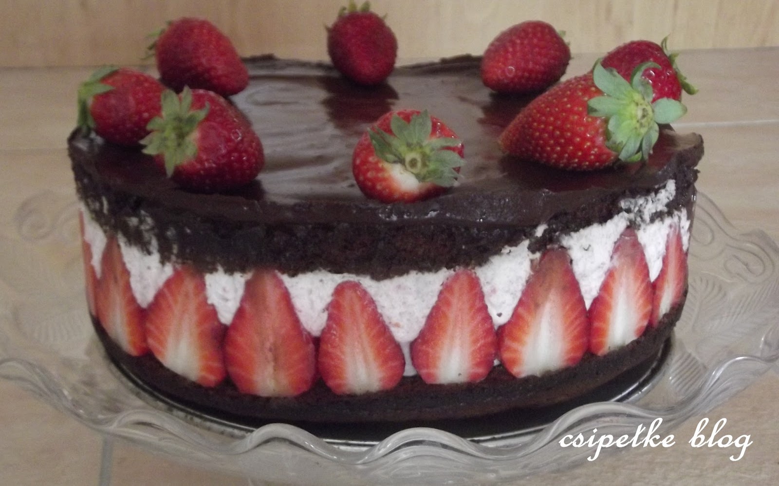 csipetke: Epres csokitorta