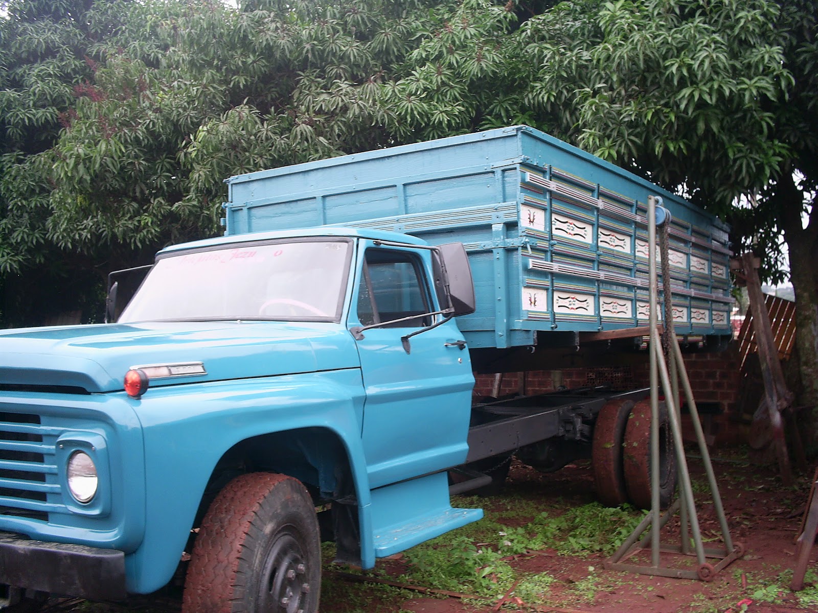 CARROCERIAS UBIRATÃ: FORD - F 11000