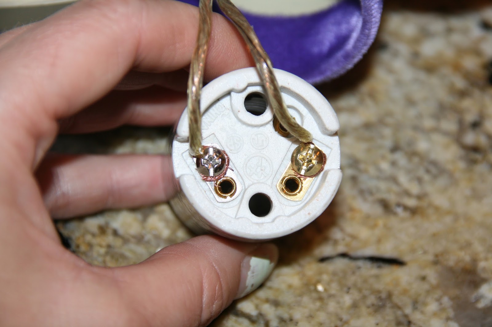 retropolitan: Words of Wisdom Wednesday...how to replace a light socket.