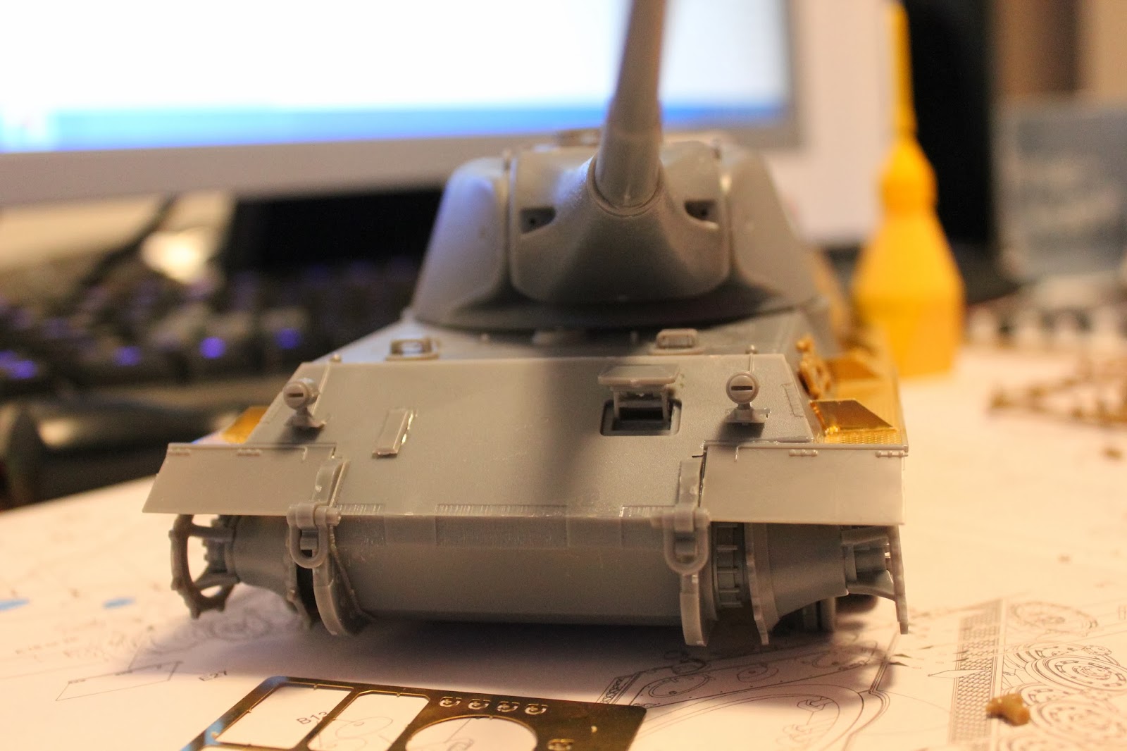 Plasticmodeling: Amusinghobby lowe tank.