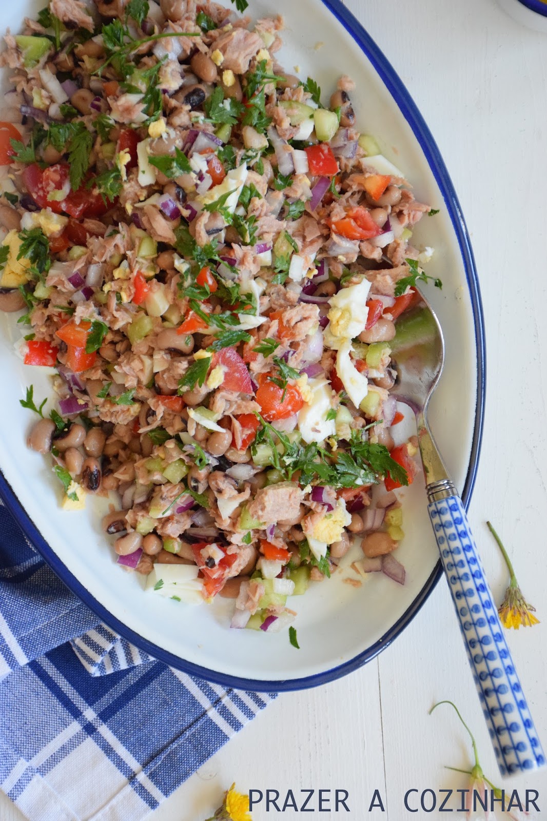 PRAZER A COZINHAR: Salada de atum e feijão frade