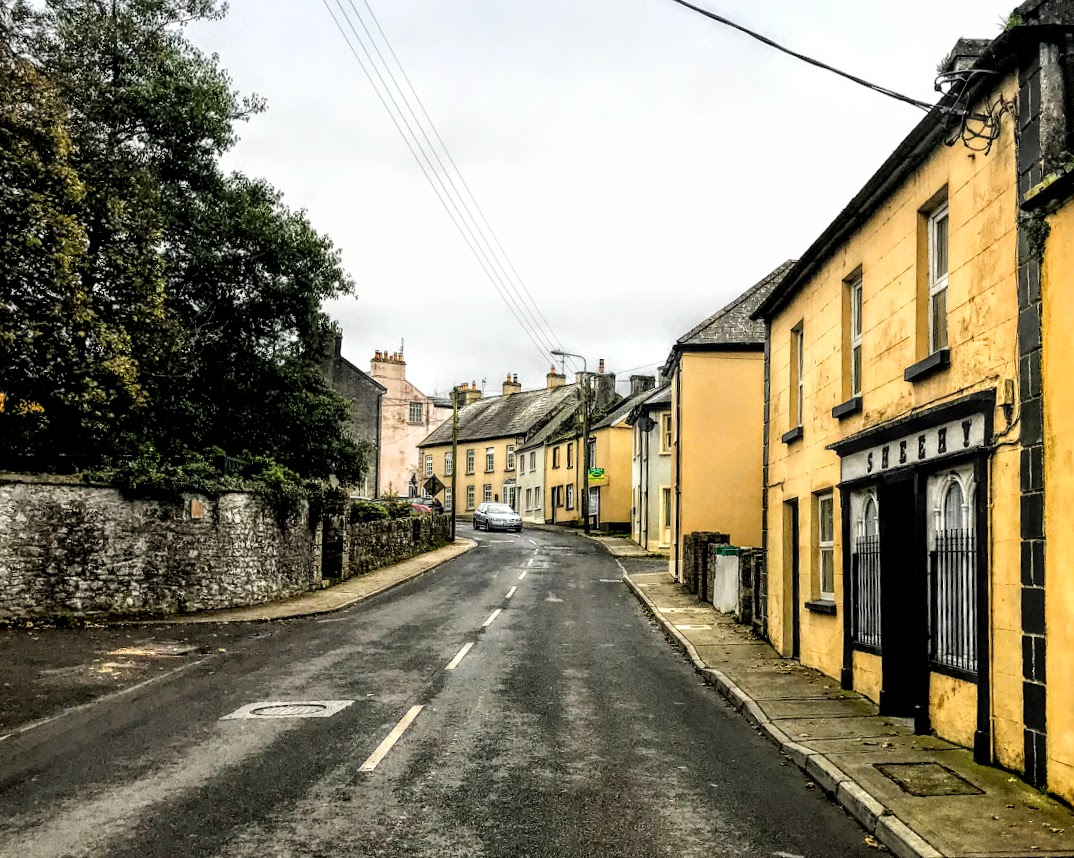 Patrick Comerford: Shop fronts tell tales of a once prosperous past in ...