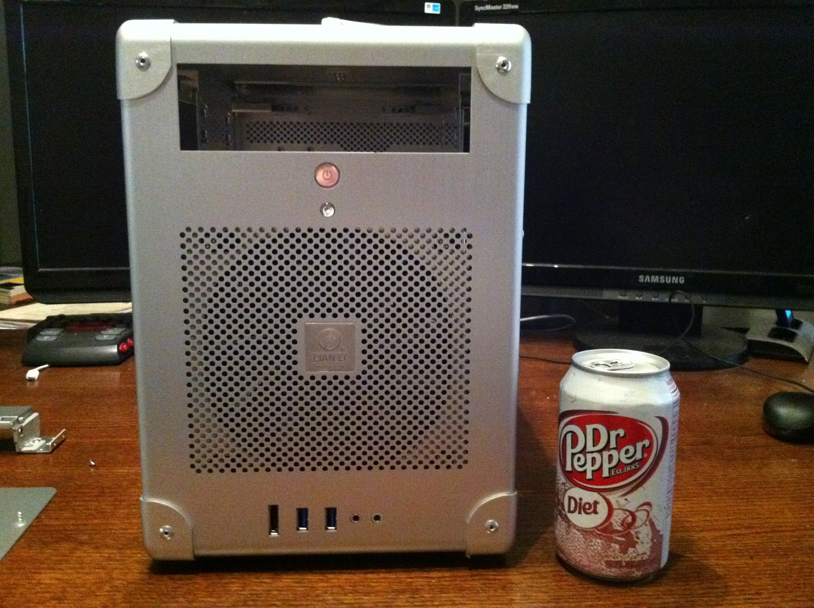 The Good Geek: Lian Li TU200 Build