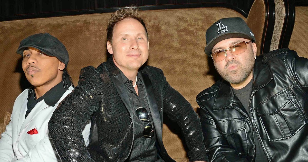 COLOR ME BAD PERFORMS ON THE LAS VEGAS STRIP