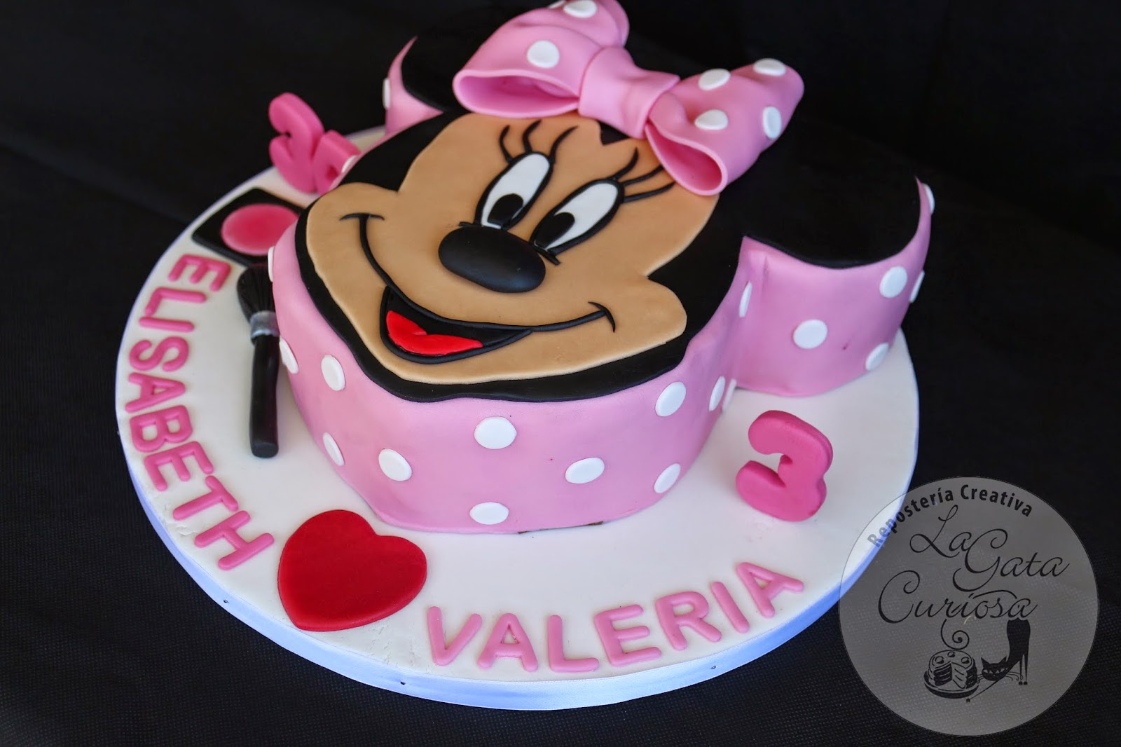 La Gata Curiosa: TARTA FONDANT CABEZA DE MINNIE