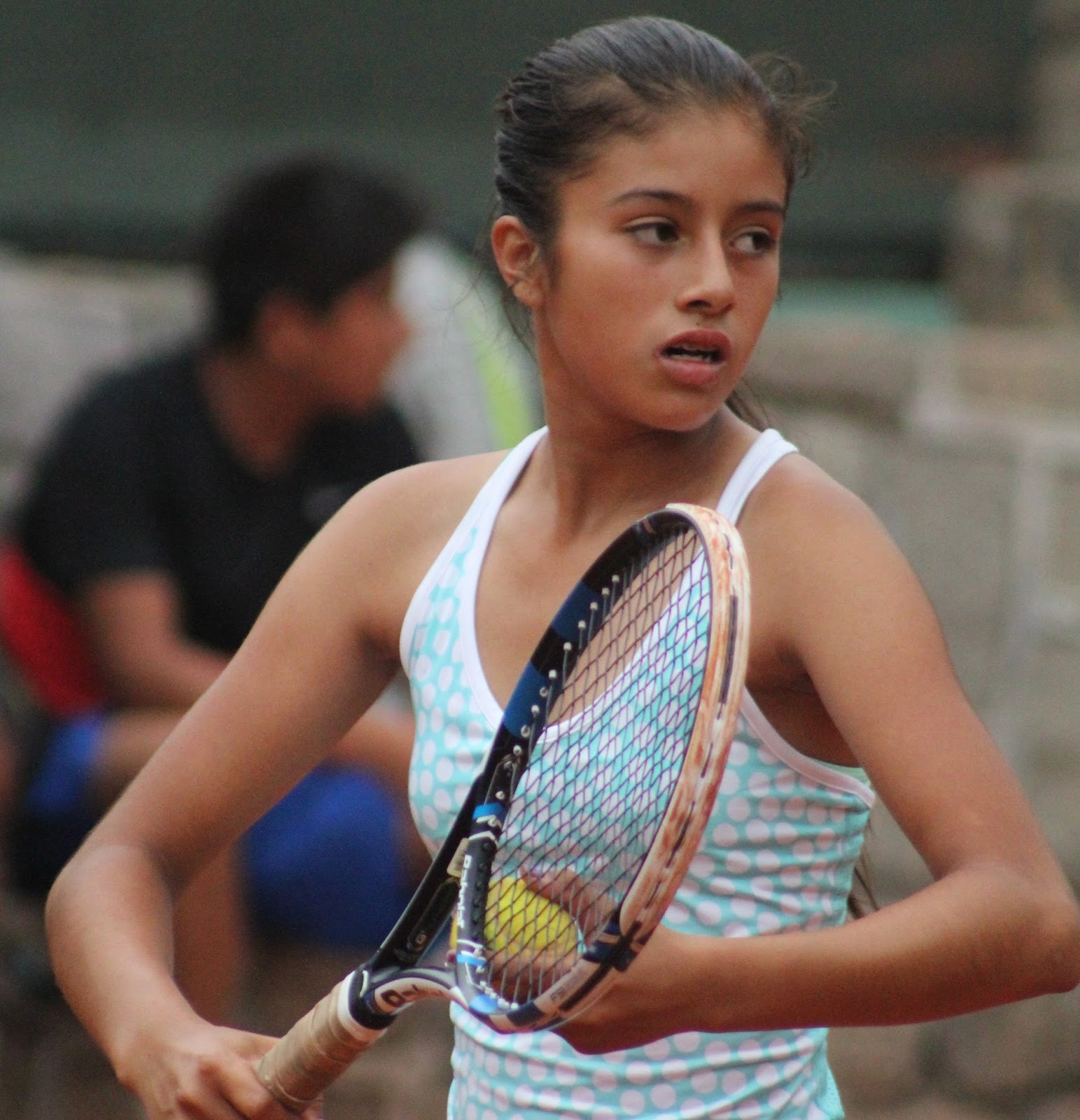 Tenis al Máximo: DANA GUZMÁN BUSCARÁ LAS SEMIFINALES EN FRANCIA