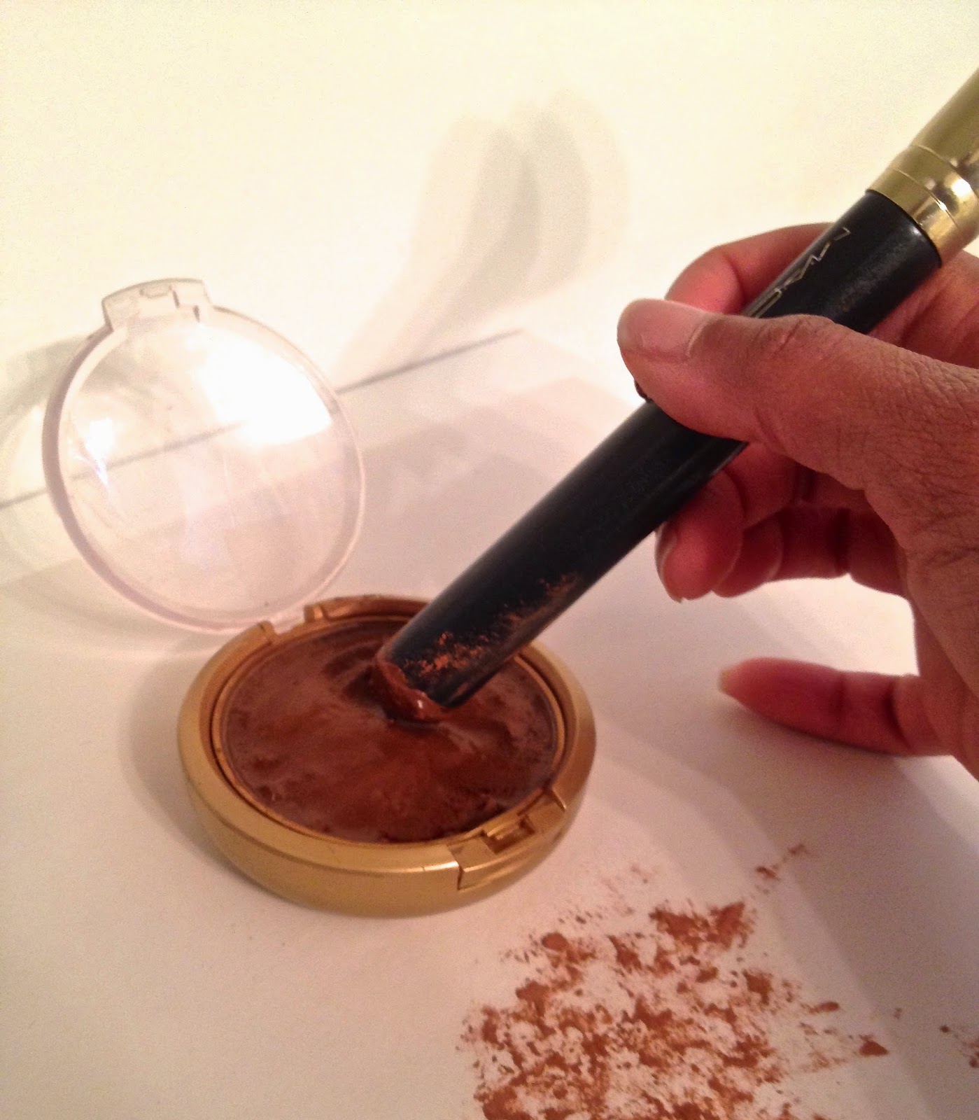 The Delicious Life: How To Repair a Broken Makeup Compact