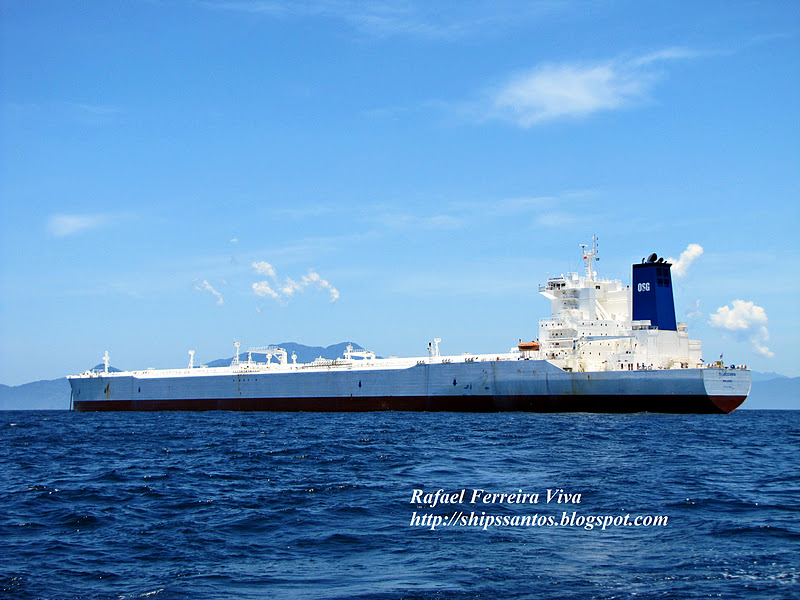 Navios em Santos: Maior navio tanque do mundo fundeia em São Sebastião