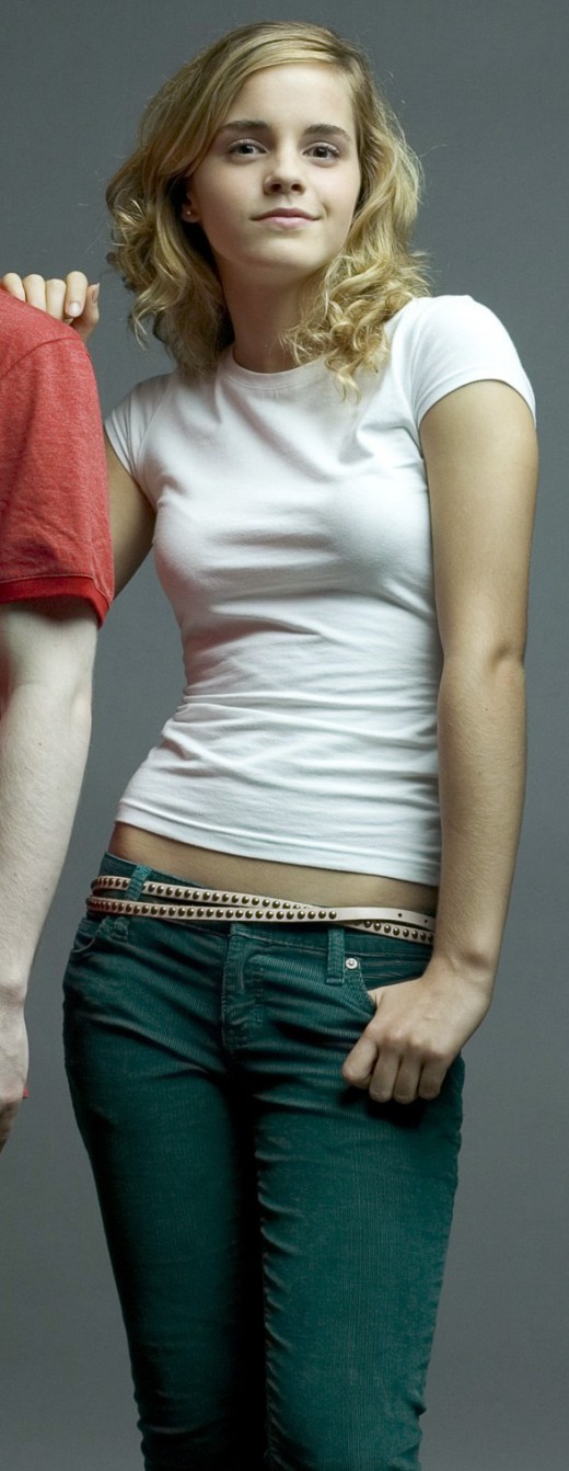 Hot Bio Celebrity Pictures: Emma Watson – Looking Smart in Jeans and ...
