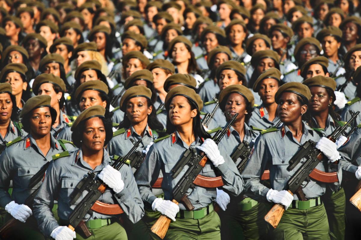 cubaninsider: Two Guerrilla Fighters Named Tania and Tanja