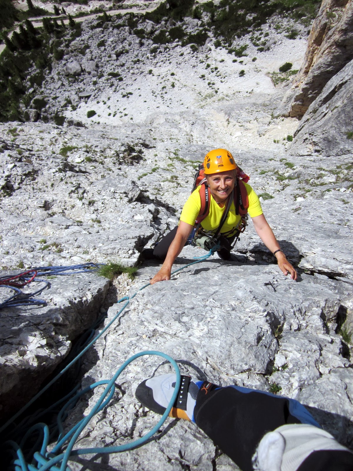 TRINI Y SALVA: Spigolo Alpini a la Pirámide del Col dei Bos, 2.400 m.