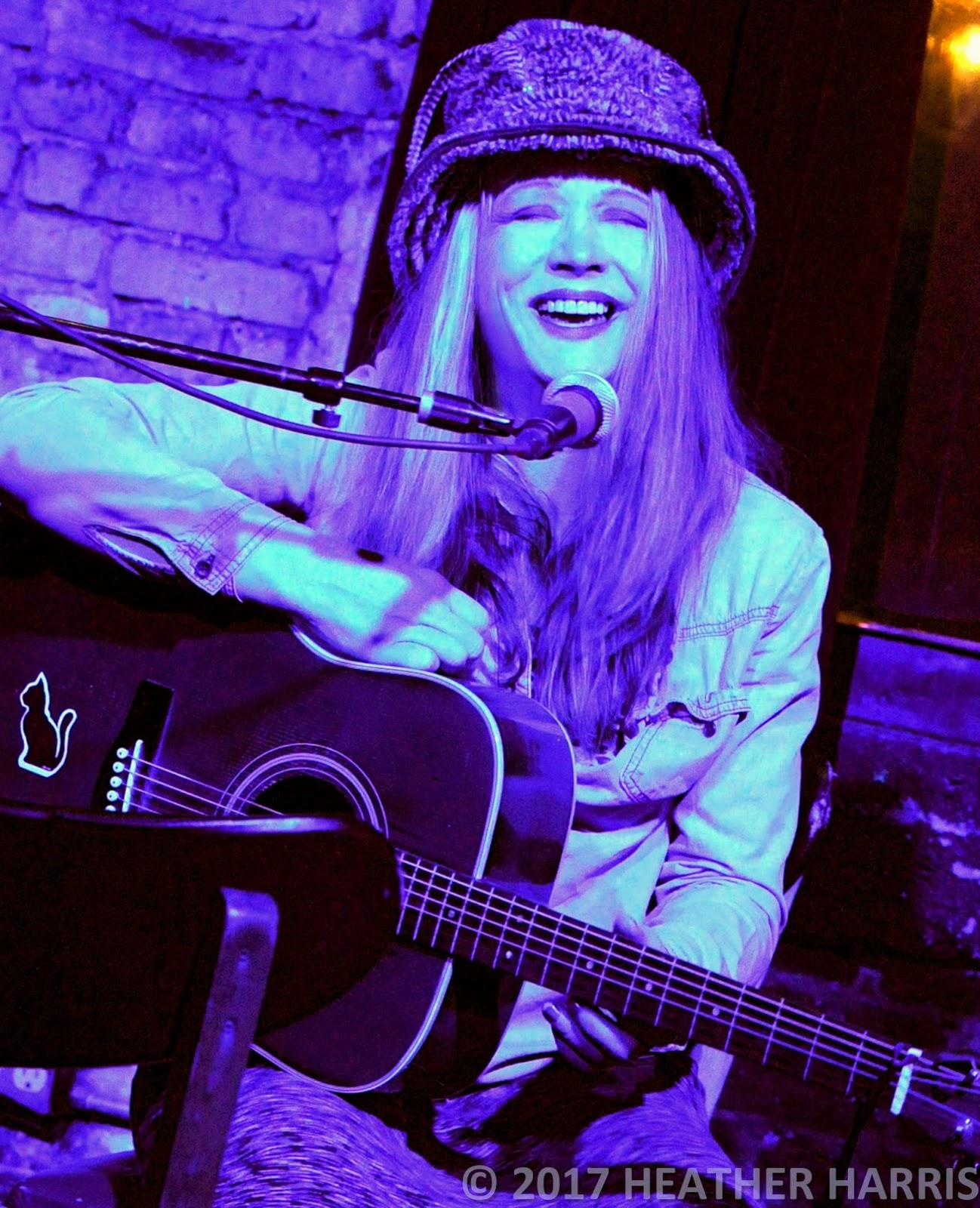 Fast Film: INGER LORRE live at OLD TOWN PUB, PASADENA 1.29.17