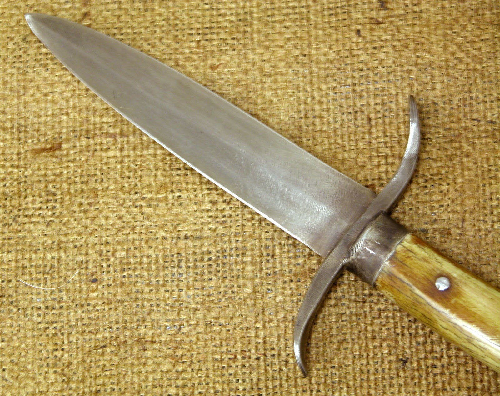 Contemporary Makers: Tim Ridge Knife and Sheath