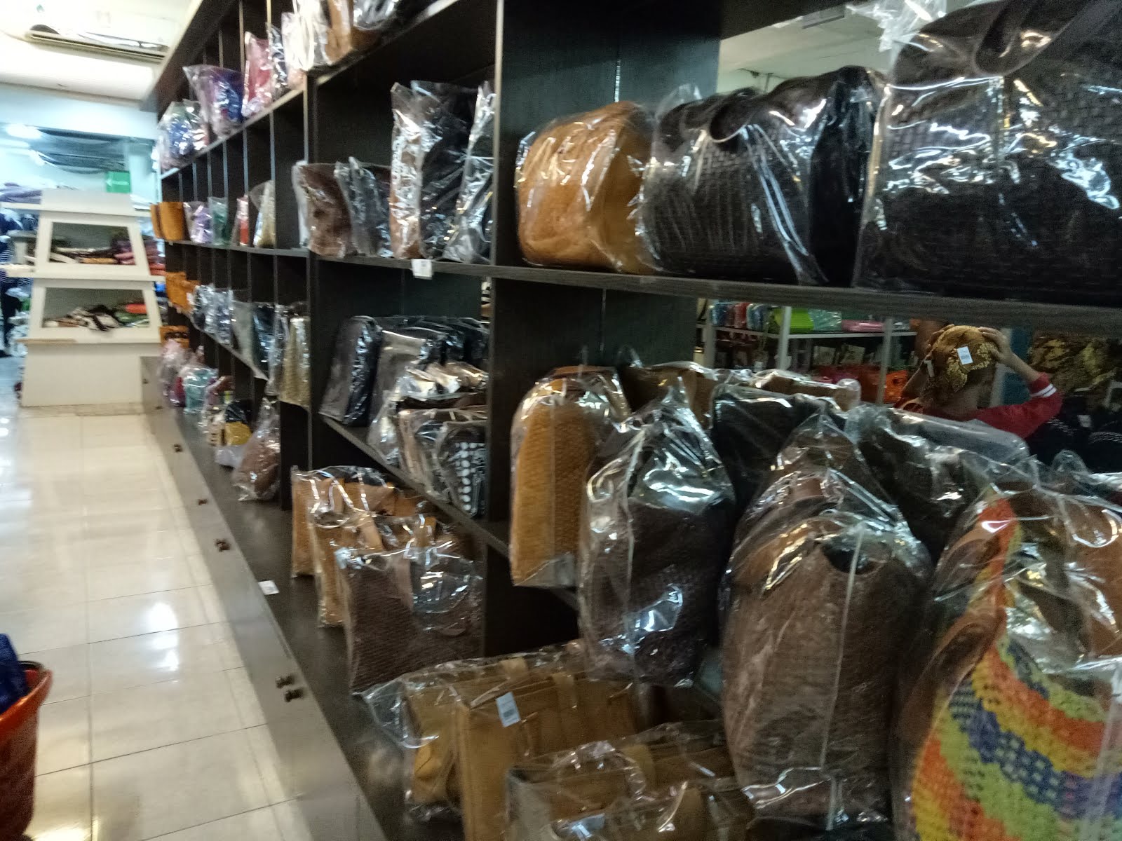 Mengunjungi Batik Trusmi - Dian Restu Agustina's Blog