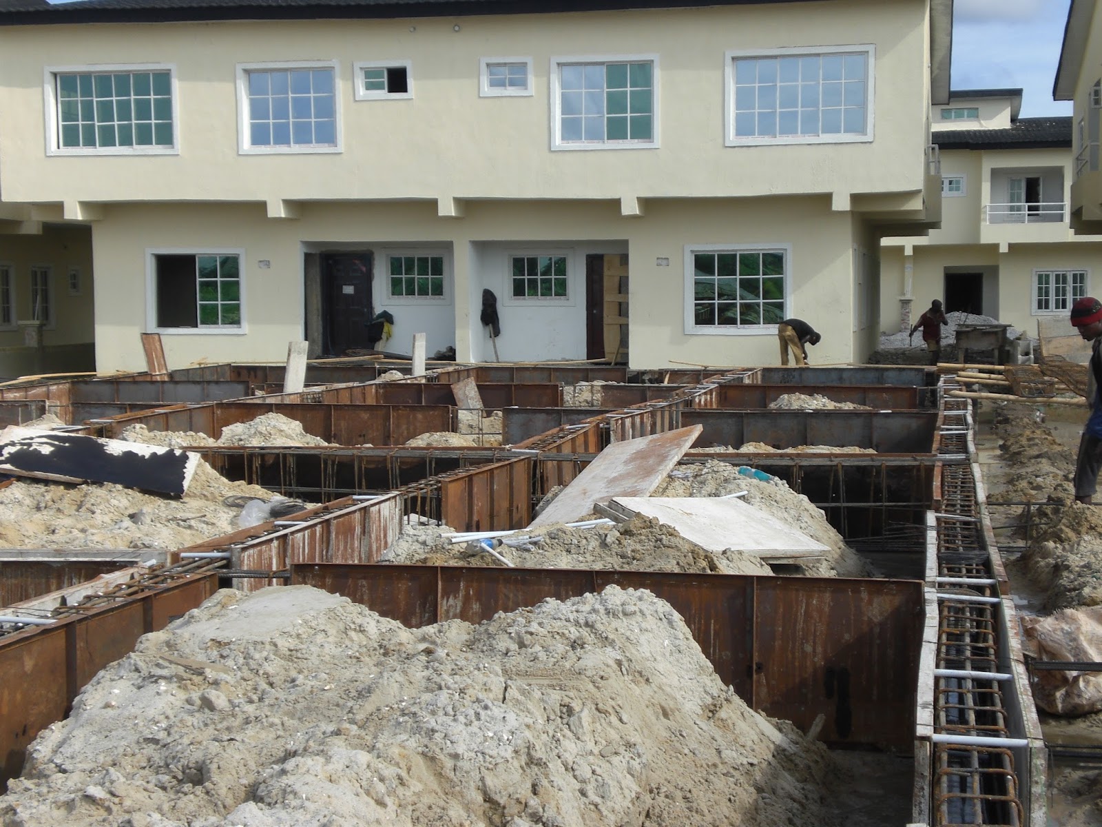 Raft Foundation Made Easy With Steel Shutters Form Work At Lekki Lagos ...