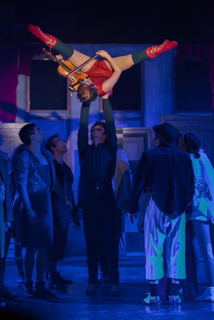 Au bout de la corde: Entresort - un spectacle du cirque Starlight