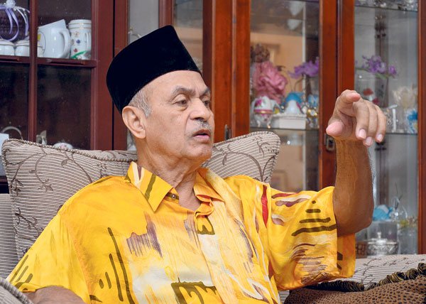 CATATAN ZABIDI: JINS SHAMSUDIN MENJADI YB DI LUAR DAN DI DALAM FILEM