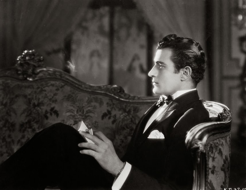 It's The Pictures That Got Small ...: THE SATURDAY GLAMOUR 15!