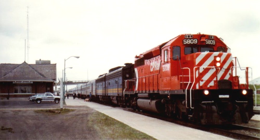 Trackside Treasure: VIA 6651-6653: Three Survivors