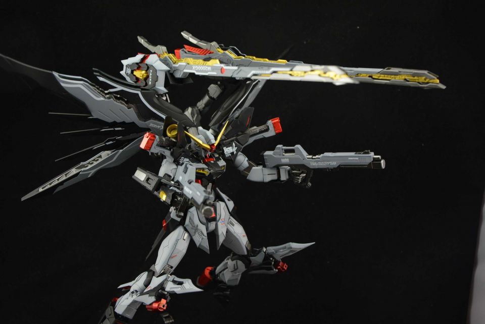Custom Build: DM 1/100 Destiny Gundam Black Version