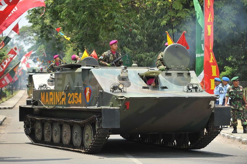 DEFENSE STUDIES: Indonesia Interest in BT-3F Amphibious Tracked APC