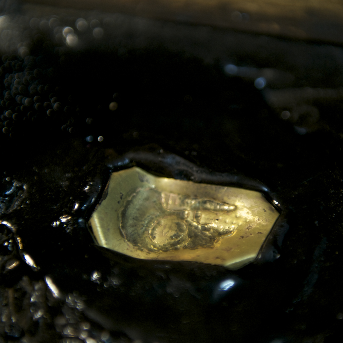 come nascono i gioielli tra racconti e reportage ...: Il cesello ...