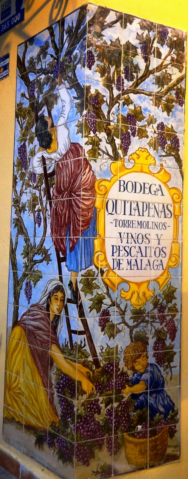 Mosaicos : Mosaico 1506.- Rótulo Bodegas Quitapenas, Torremolinos.