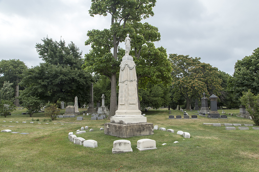 North American Cemeteries: Graceland Cemetery in Chicago