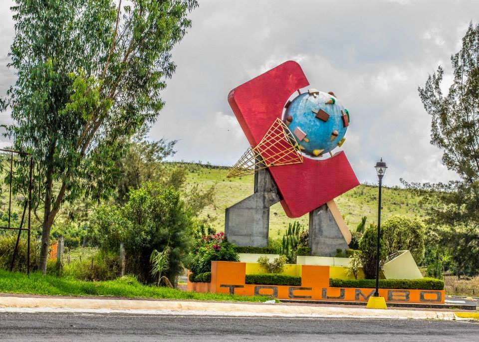 Jaime Ramos Méndez: Escultura a las nieves y paletas en el ingreso a ...
