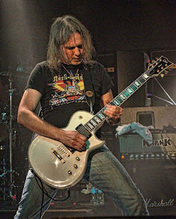 Zona Rock Dan Metal : ROWAN ROBERTSON