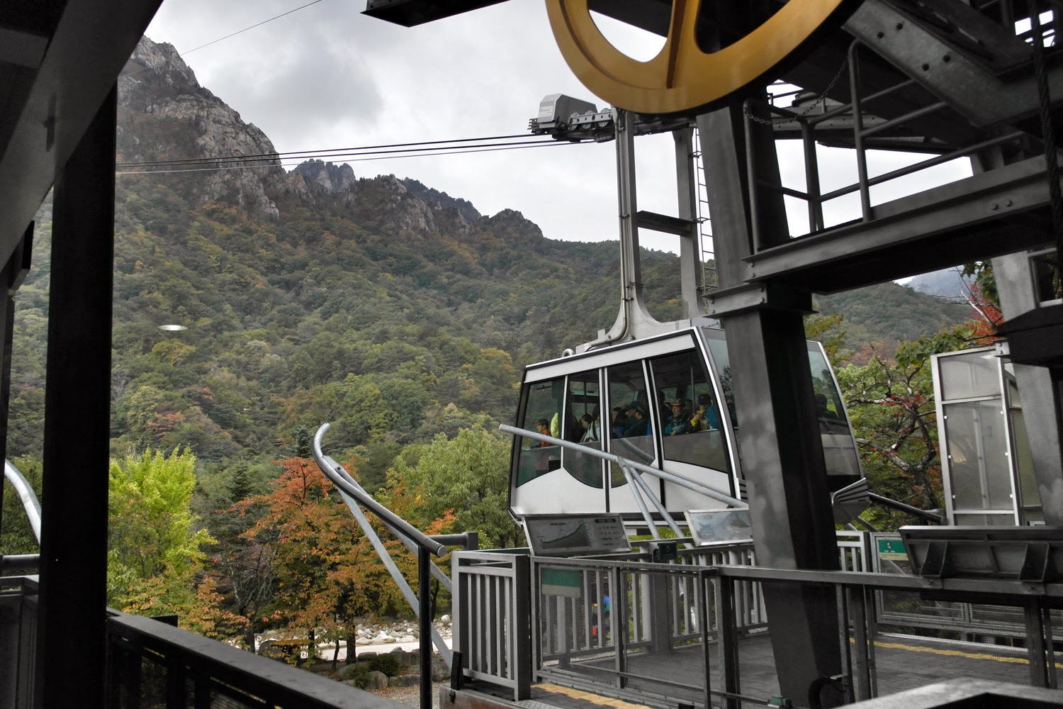 Everyday Im Travelling: Korea - Mount Sorak (Seoraksan)