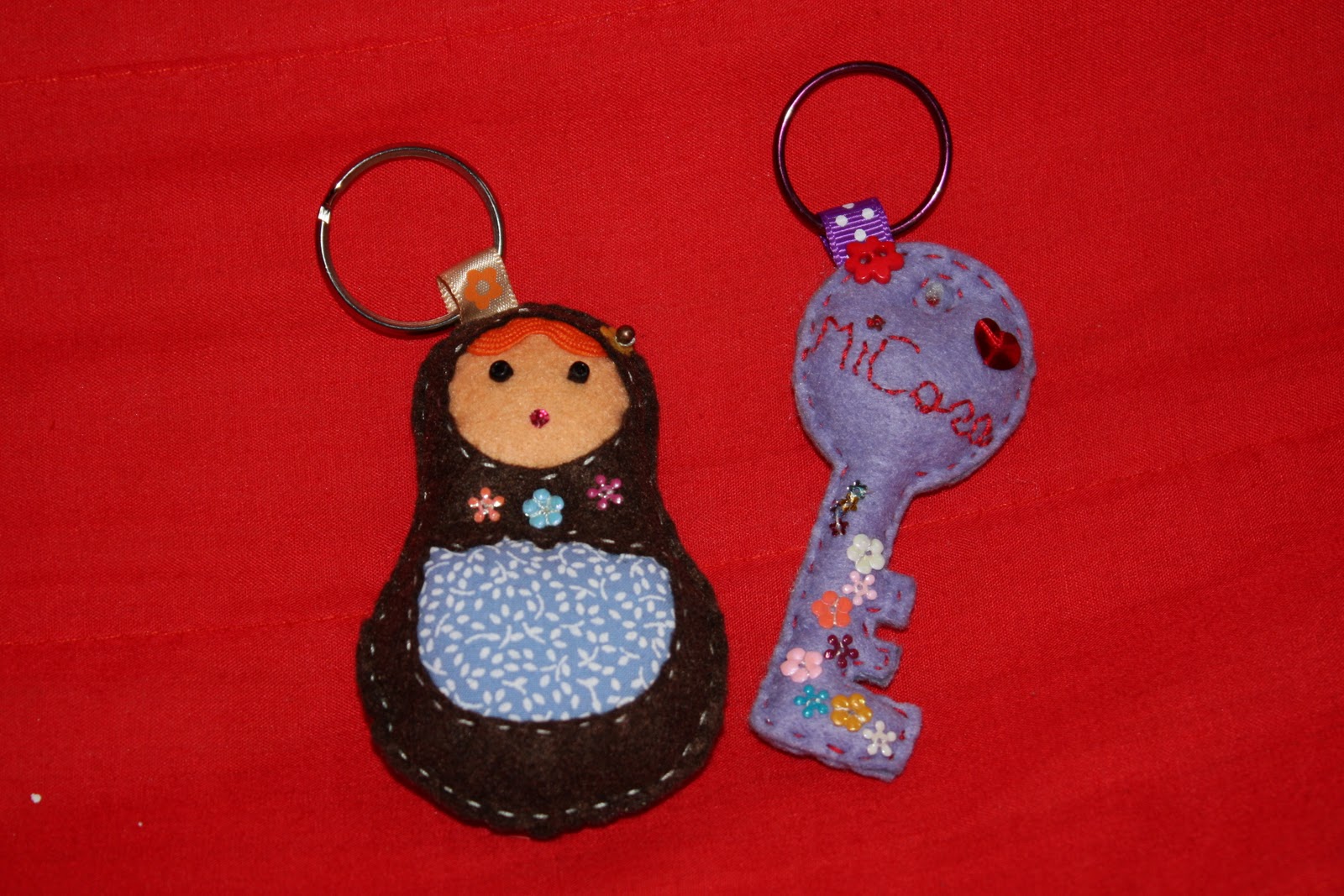 Chiripas y Ojalás: Llaveros de fieltro