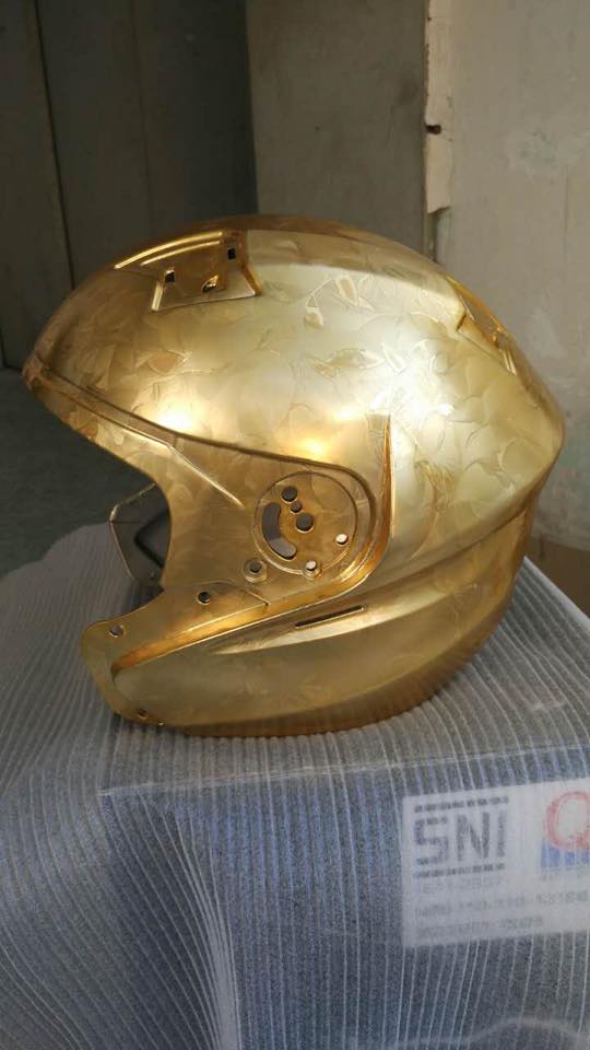 Luusama Motorcycle And Helmet Blog News: Chrome Helmets by Masei lining ...