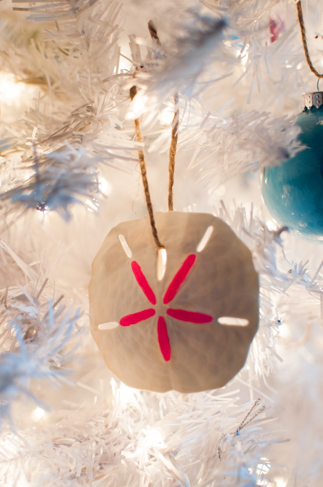 art actually: diy seashell ornaments.