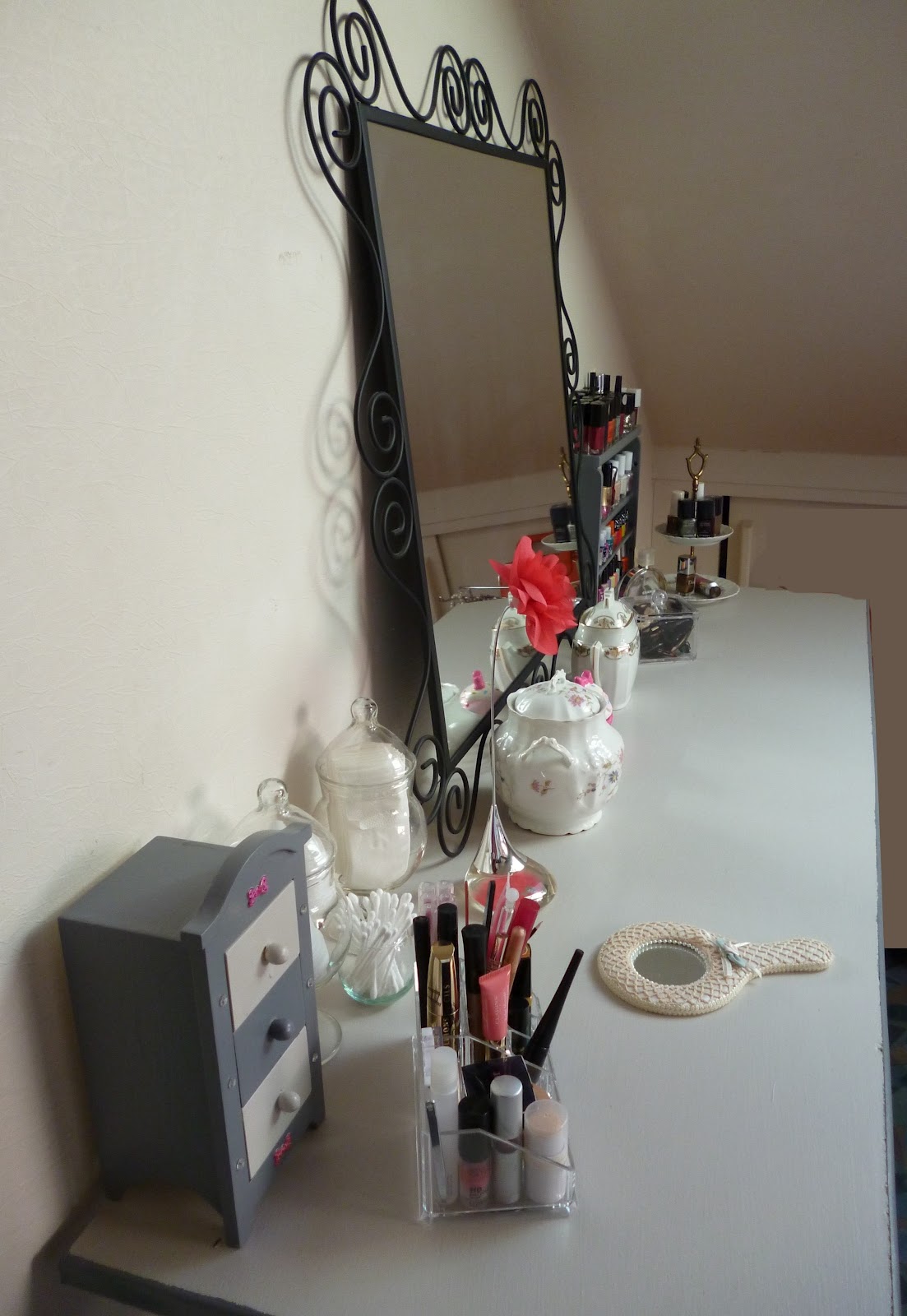 Marie Paillette: [DIY] Je me suis fait la coiffeuse de mes rêves, pour ...