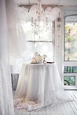 Take 5: Wonderful White Decor - The Cottage Market