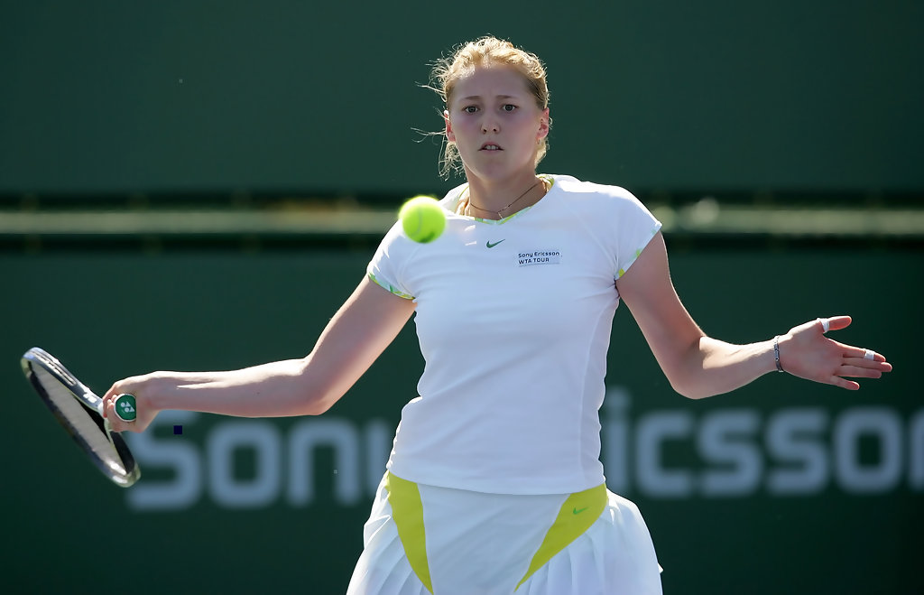 Famous Sports Personalities: Olga Poutchkova Russia Best Tennis Star