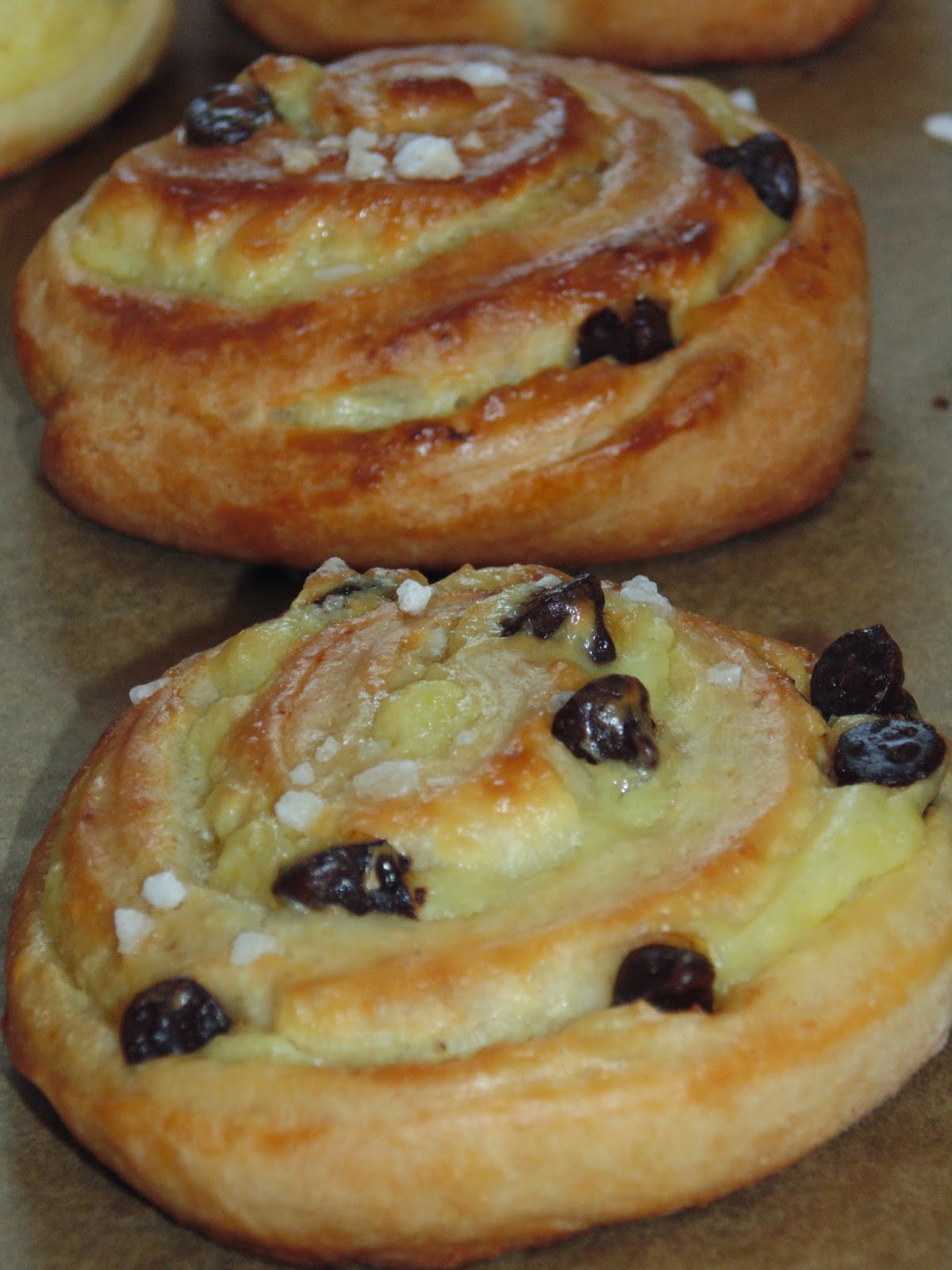 Chocolate chip swirl buns - recipe (including photos) | Life in Luxembourg