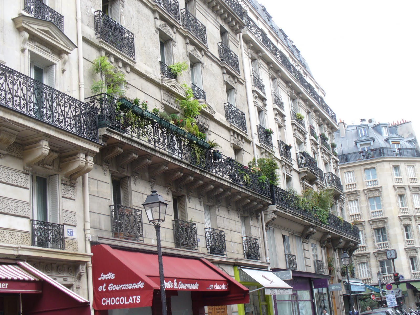 Les balcons de Paris: Balcons en étages bas