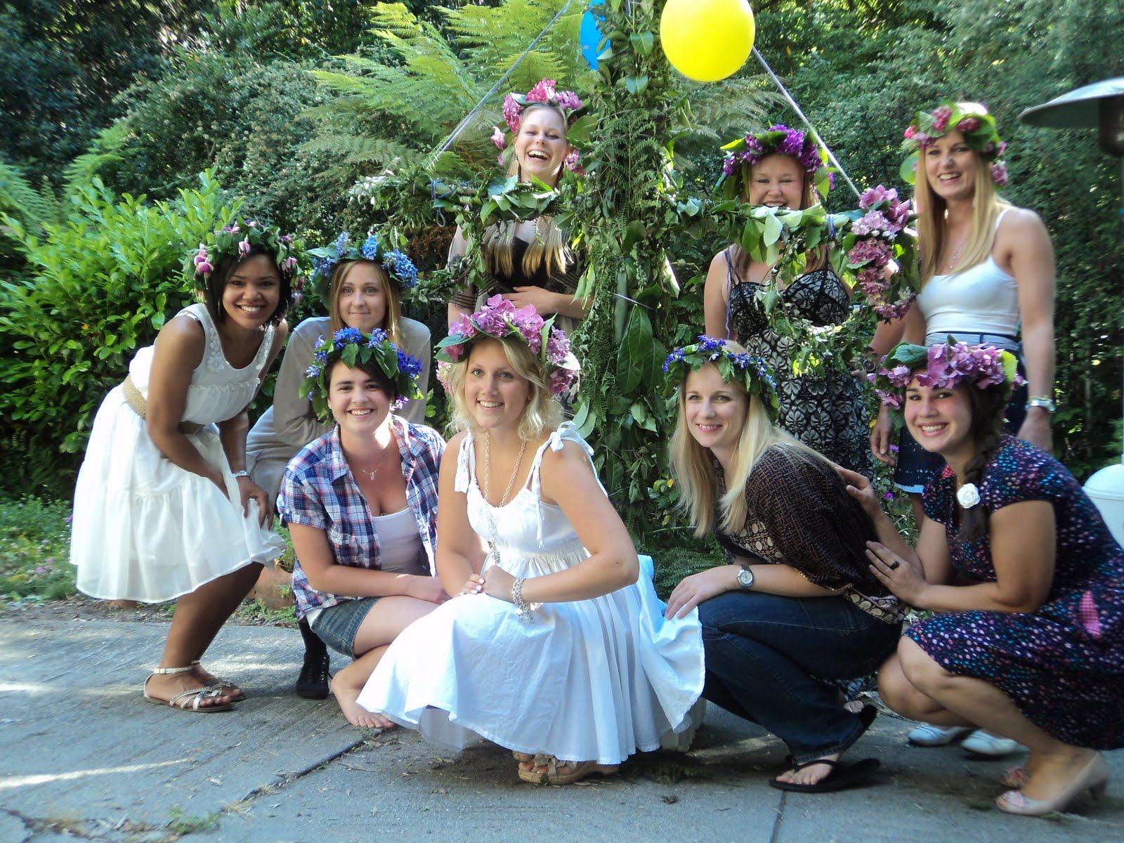 STYLED NOT STIRRED: Swedish Midsummer