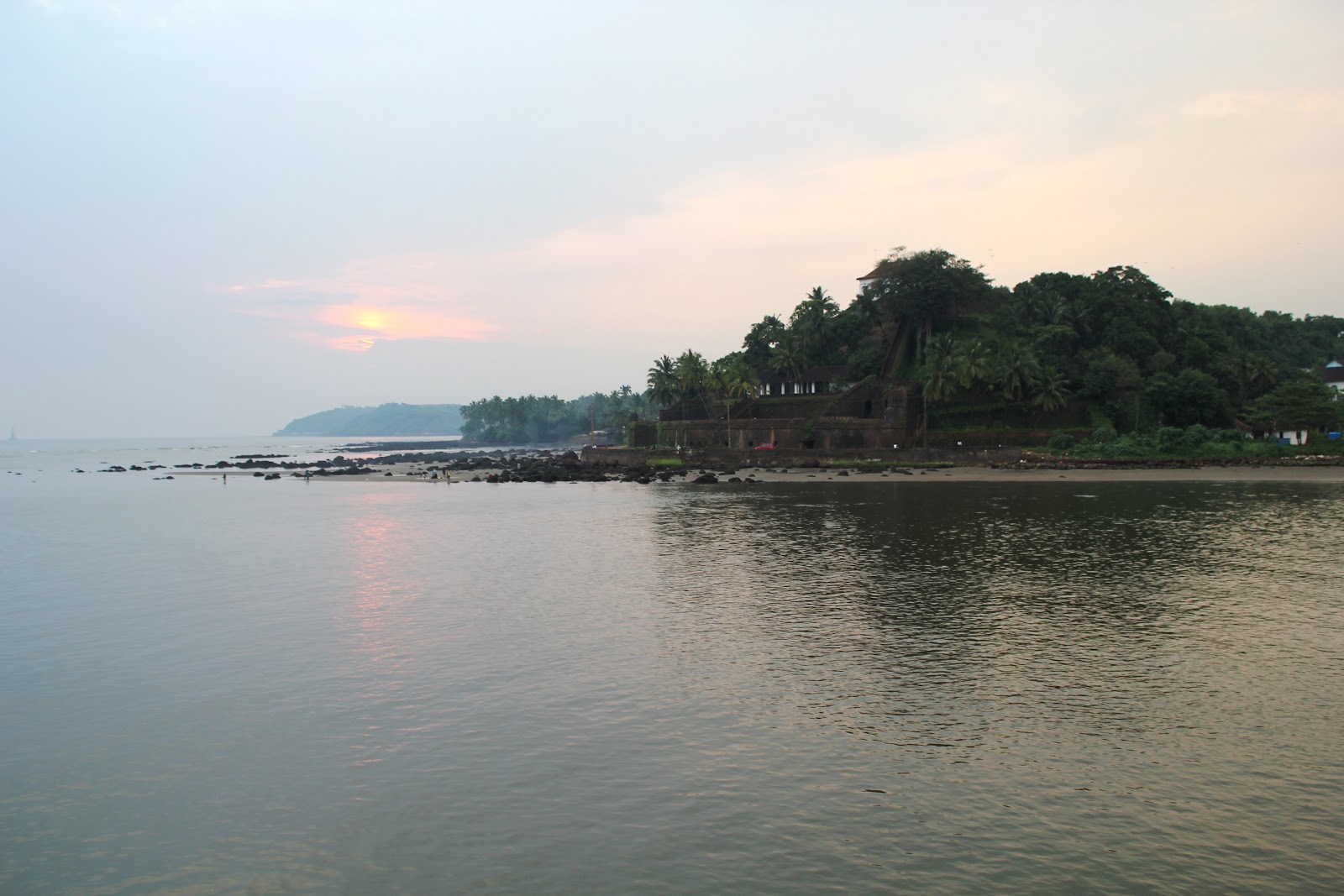 Tales Of A Nomad: A Cruise on River Mandovi...!!