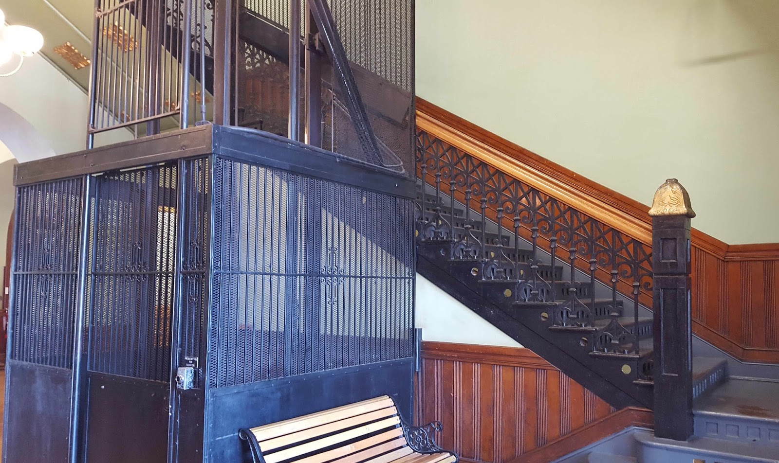 Wandering His Wonders: The Best of Carthage, Missouri