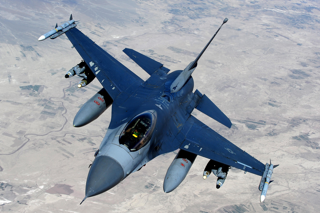 F-16 Fighting Falcon Savaş Uçağı Resimleri ~ Savaş Uçakları