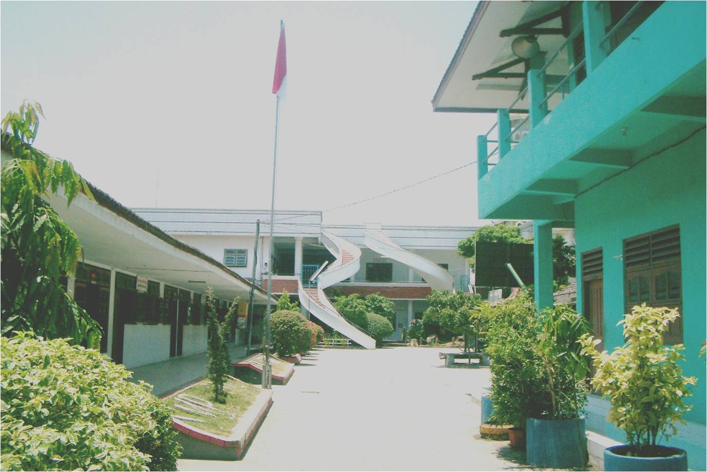 PONDOK PESANTREN GADINGMANGU: MASJID LUHUR NUR HASAN, MASJID YANG INDAH ...