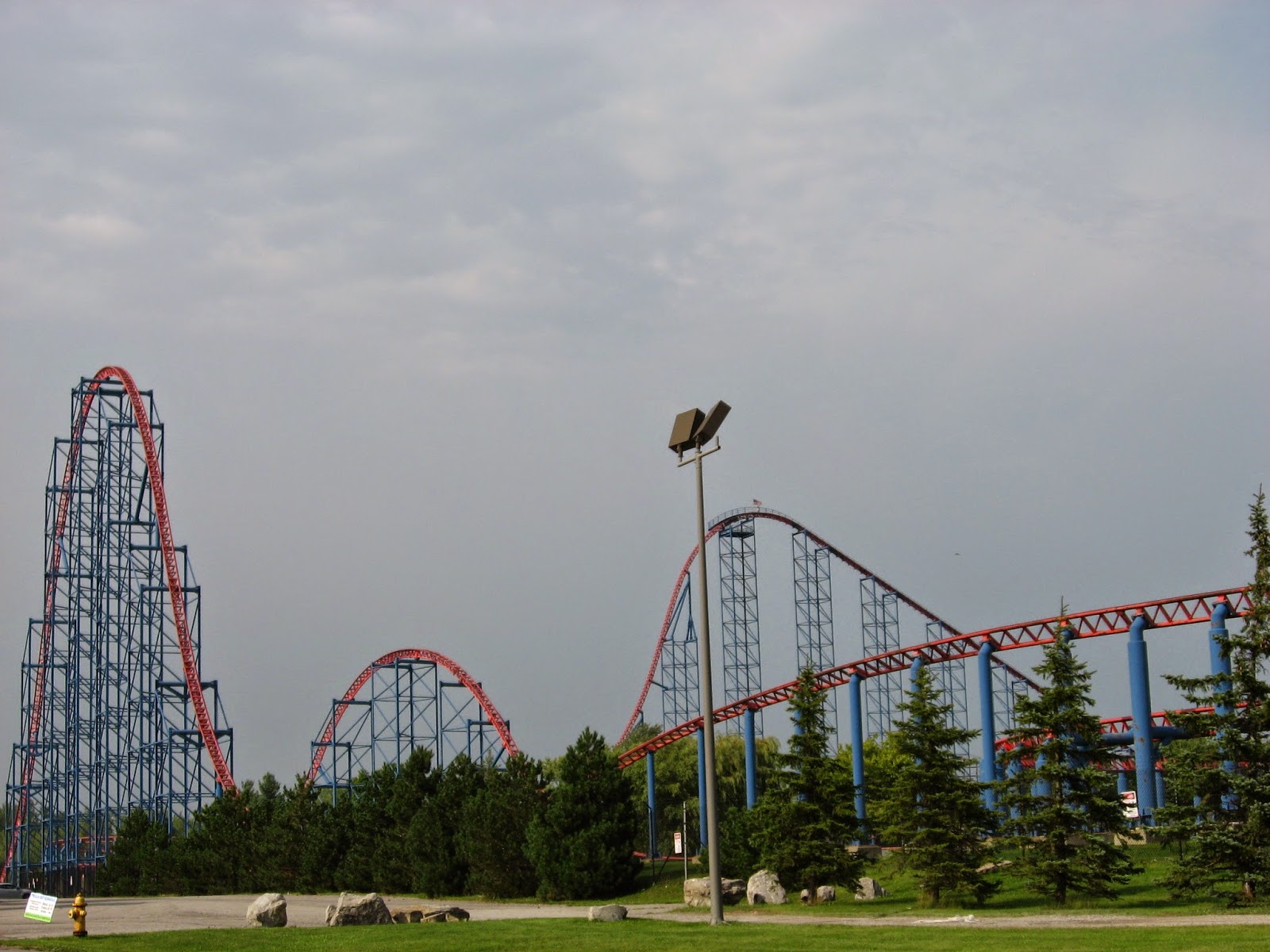 Astroworld Batman Intamin Stand-Up Coaster at Darien | Coaster Talk No ...